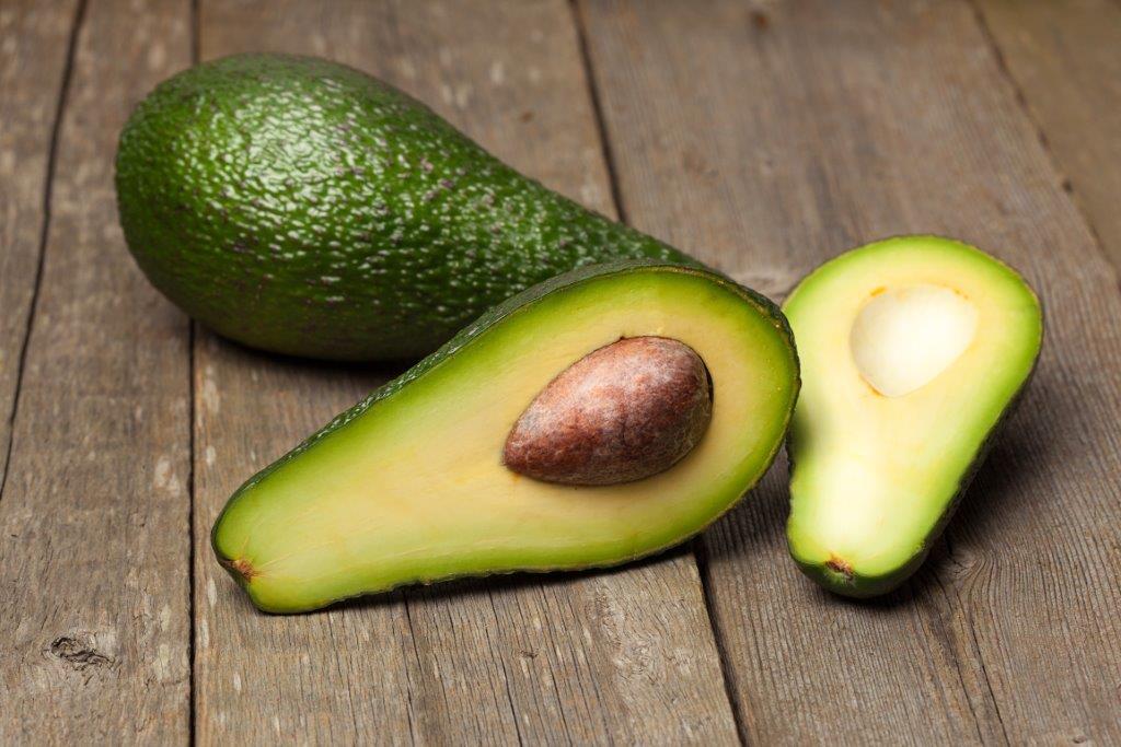 Casca do caroço do abacate com benefícios para saúde | Atlas da Saúde