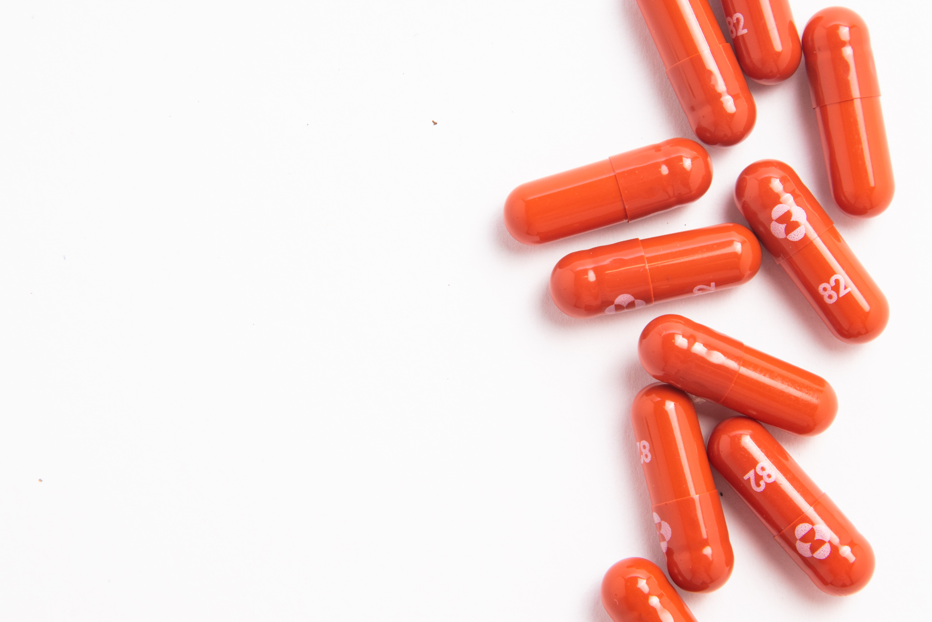 EMA apoia uso de emergência do antiviral oral da Merck para tratamento ...